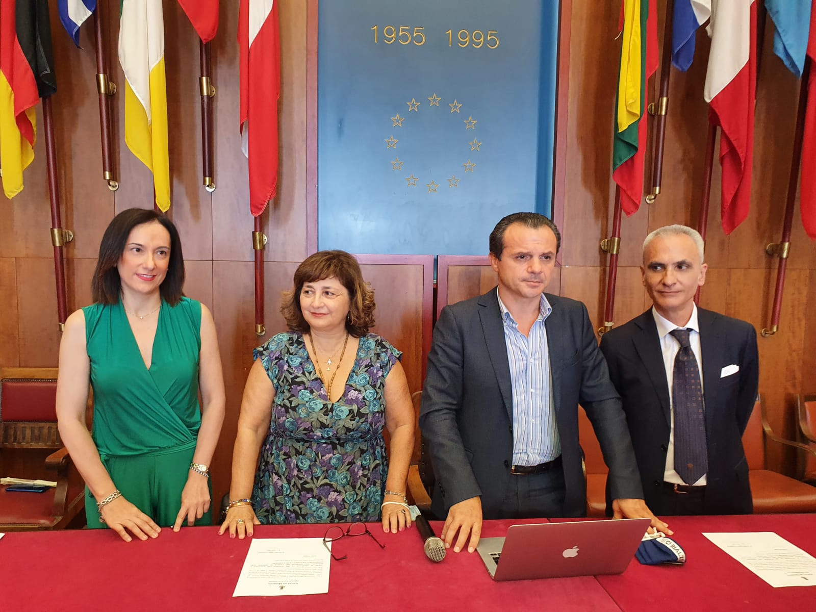 De Luca canta ed annuncia Gallo e Tringali. LE NUOVE DELEGHE - Messina Oggi