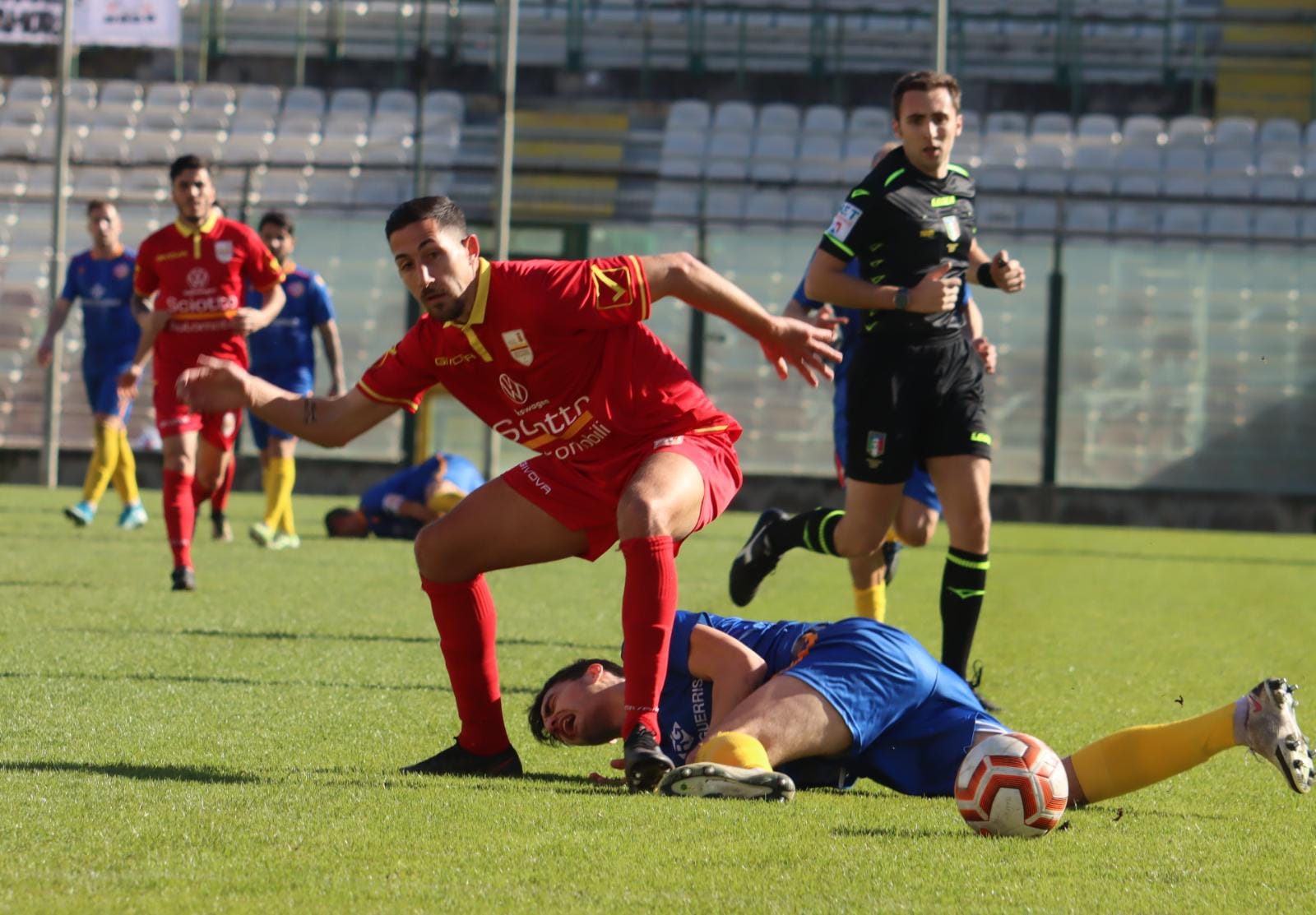 CALCIO SERIE D - Acr Messina al test Castrovillari. E' derby tra Fc ...