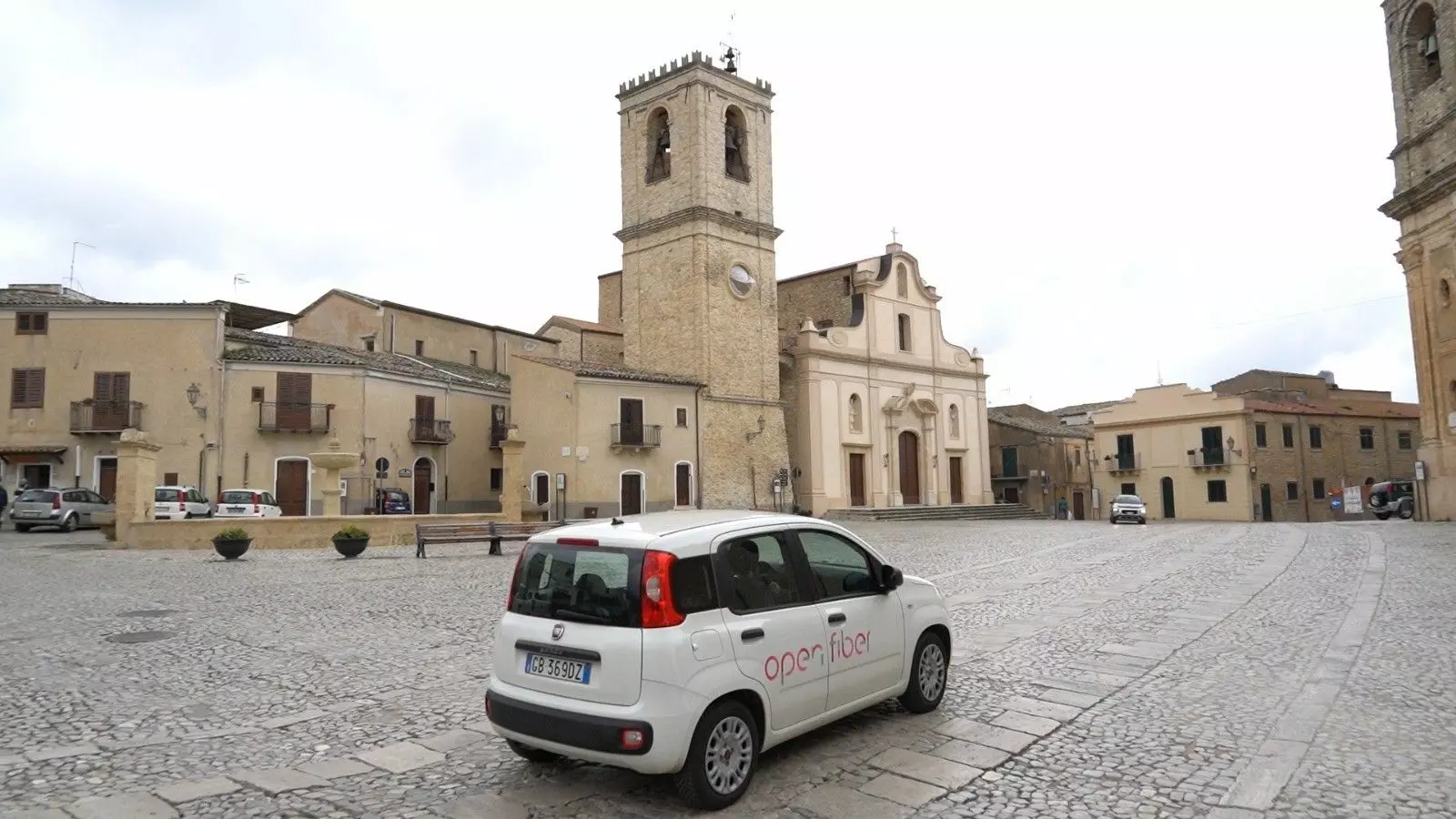 Palazzo Adriano diventa borgo “smart” con la fibra di Open Fiber ...