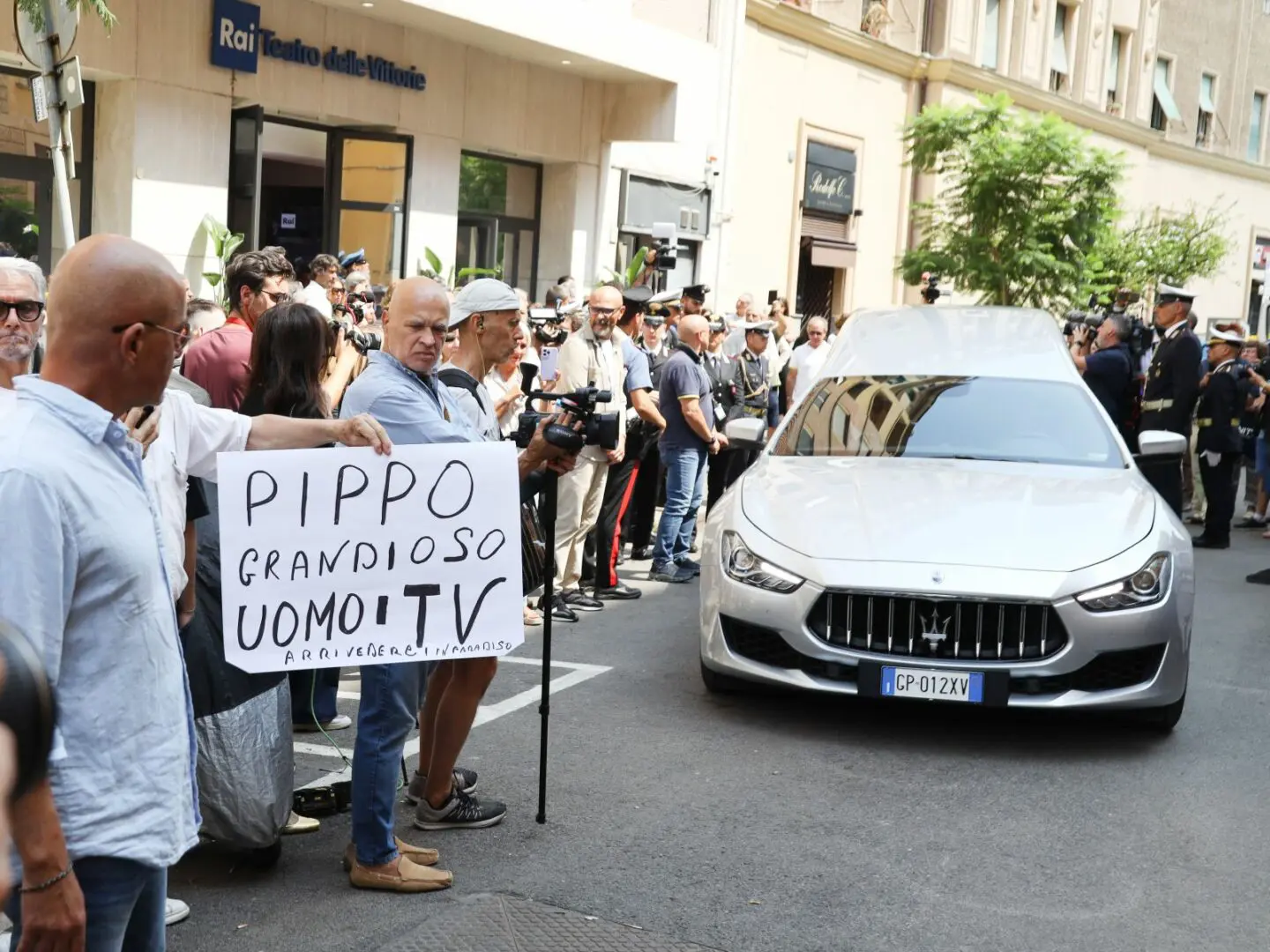 A Militello l’ultimo saluto a Pippo Baudo, alle 9 apre camera ardente - Messina Oggi