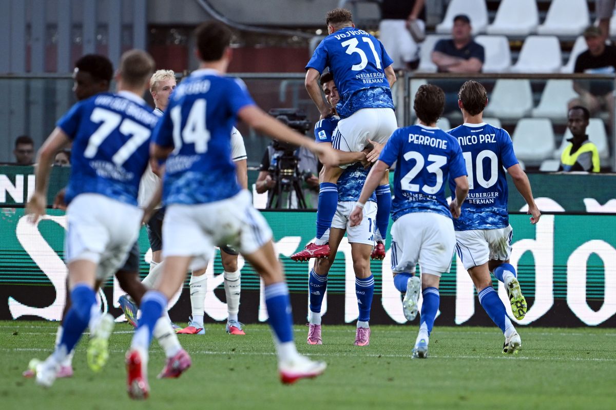 Como-Lazio 2-0 con Douvikas e Paz, “prima” con spiegazione arbitro ...